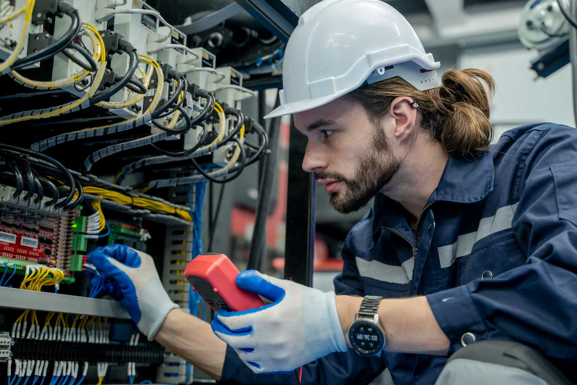 Why Predictive Electrical Maintenance & Scheduling Are Vital